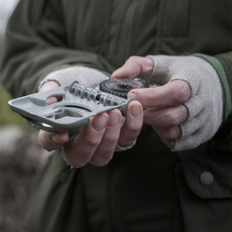 Deluxe Thermal Silver Gloves - WalkingSticks.co.uk