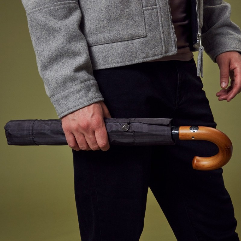 Fulton Tornado Vented Compact Umbrella - WalkingSticks.co.uk